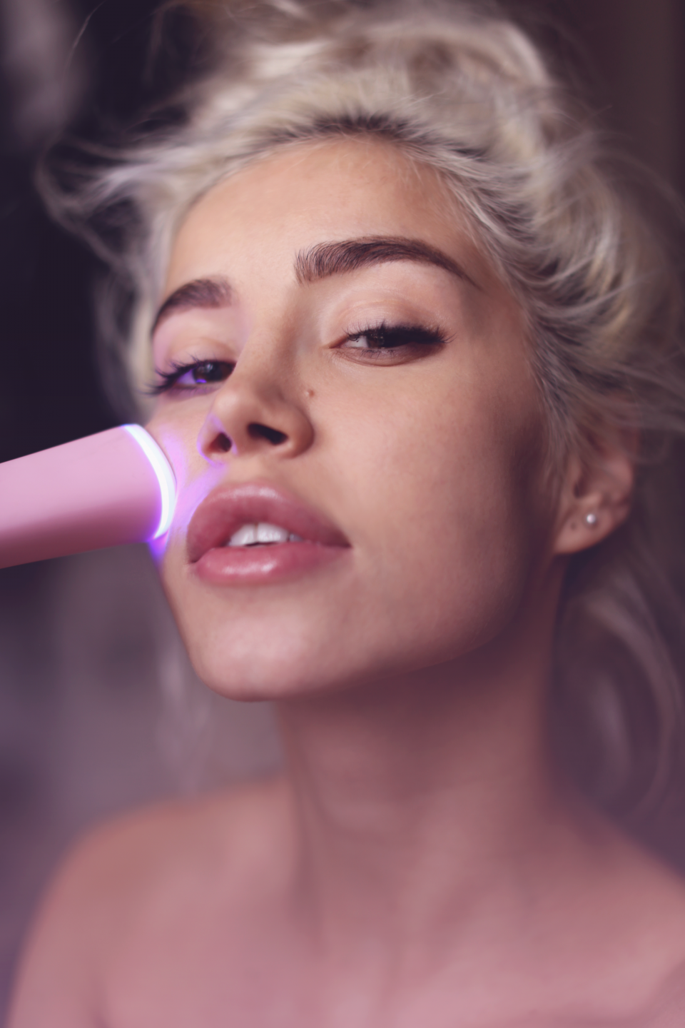 Foreo ESPADA and the benefits of blue light - Alina Ceusan